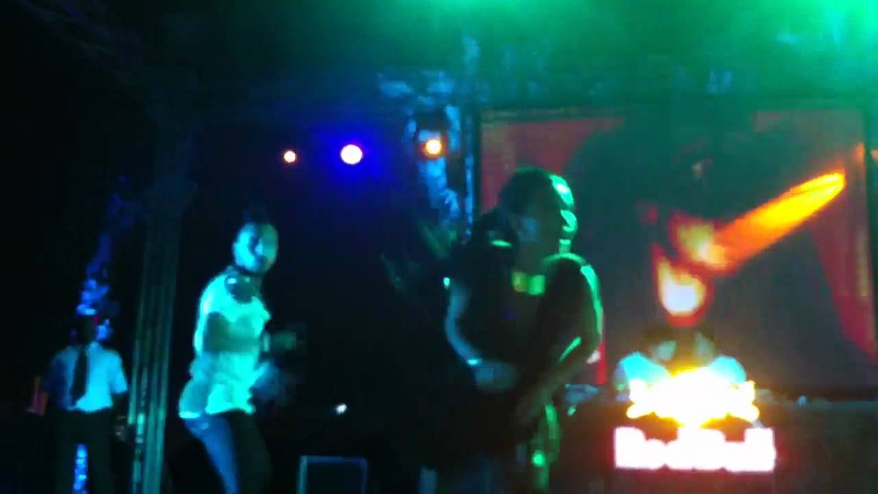 Inna live in Doha 1- Sun is Up - YouTube