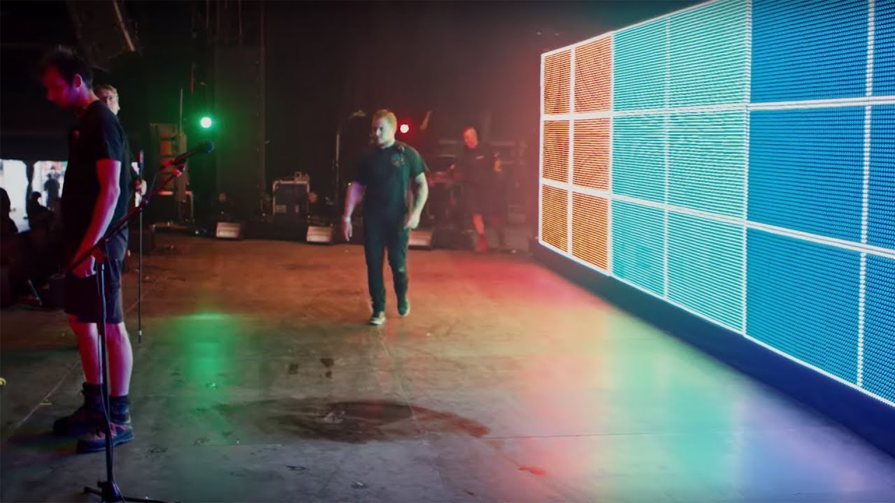 RWTV: Stage manager The Barn - Rock Werchter 2017 - YouTube