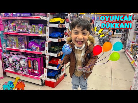 POYRAZ KOCAMAN BİR OYUNCAK DÜKKANINA GELDİ !!