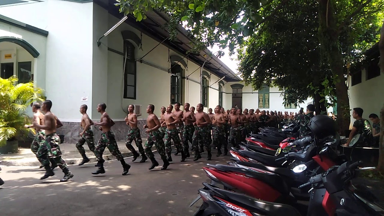Lari siang di pusdikzi kota Bogor - YouTube