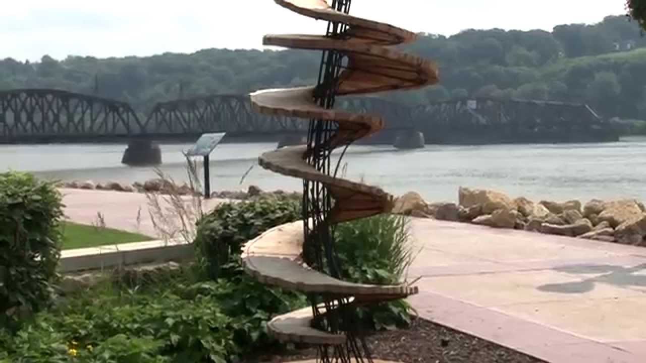 Dubuque's 2015 Art on the River Exhibit Opening Celebration - YouTube
