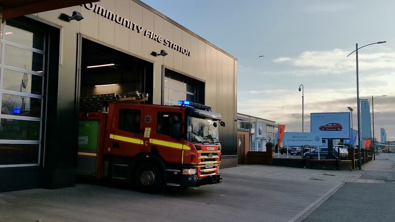 Merseyside Kirkdale Fire Station Frie Engine Responding (31/12/2019 ...