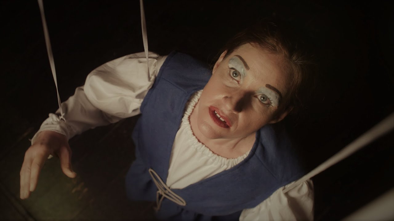 Sara Binet - Manipulator (official Music Video) - YouTube