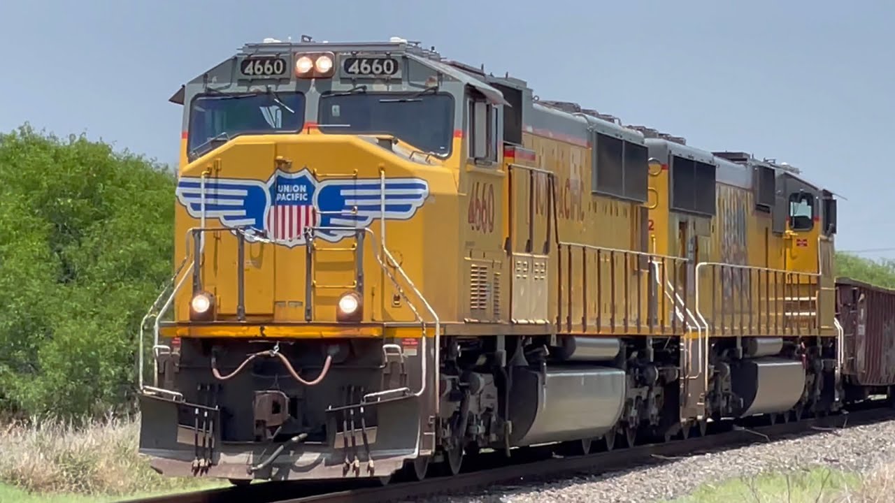 UP 4660 SD70M w/ Nice K3HA Leads a Nice SD70M Duo on Local - YouTube