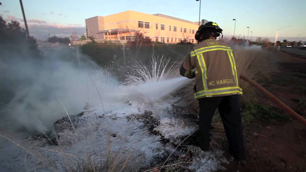 Firefighters Fight Small Brush Fire - YouTube