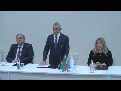 Unudulmaz şəxsiyyət, dahi lider