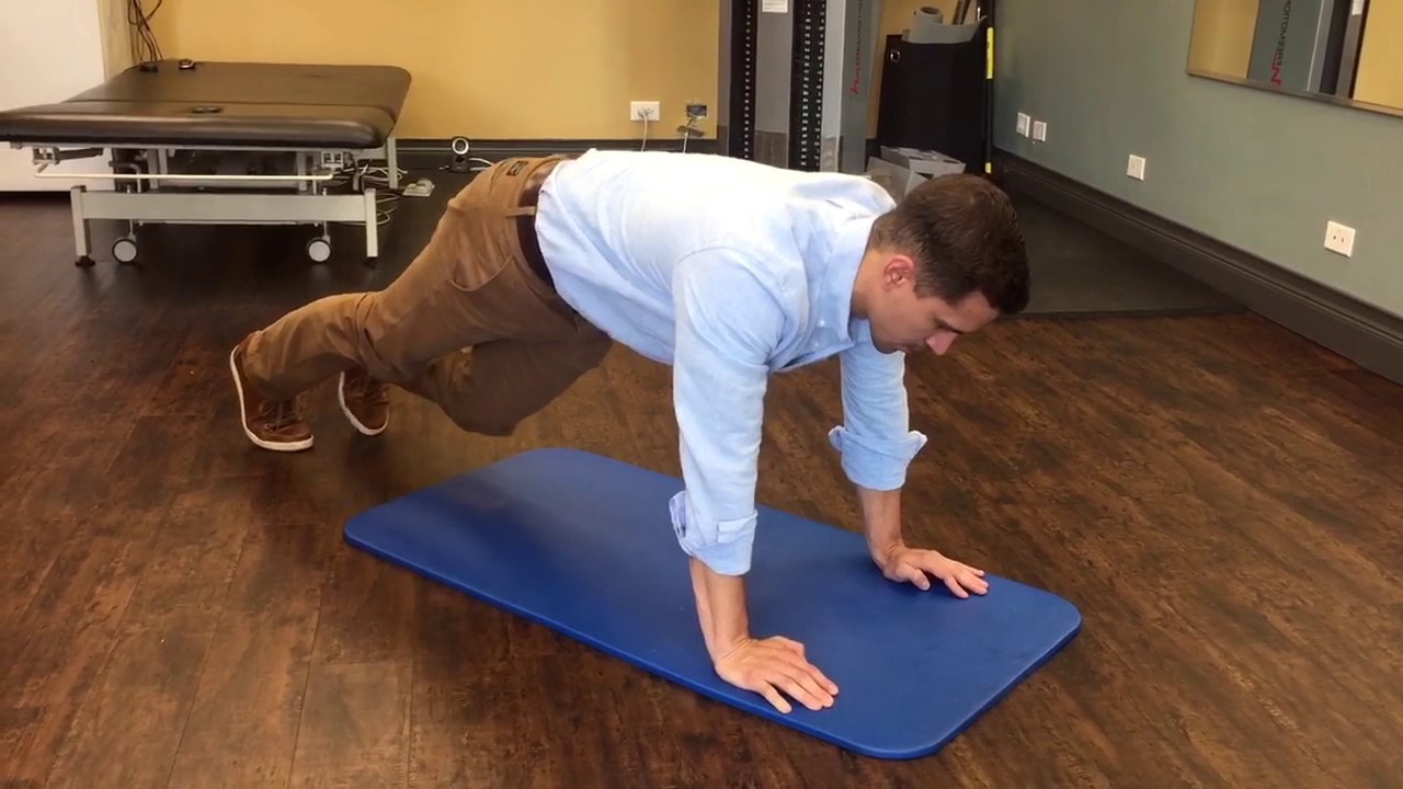 Plank with Knee to Opposite Shoulder - YouTube