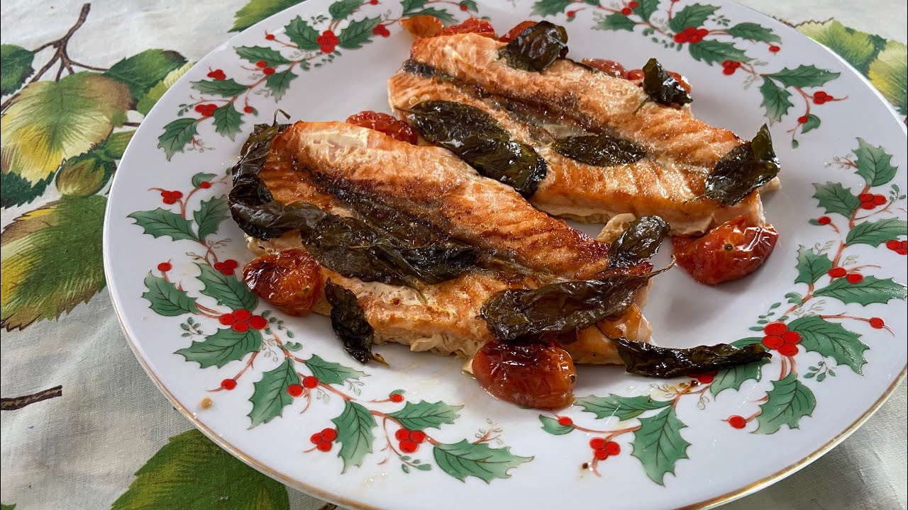 Salmon me domate dhe borzilok ne furre - YouTube