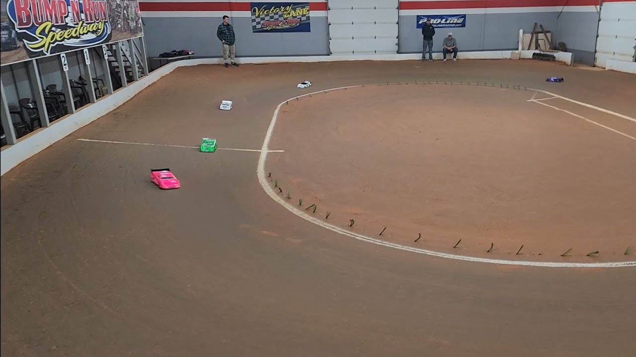 21.5 Latemodel - Bump n Run Speedway - YouTube