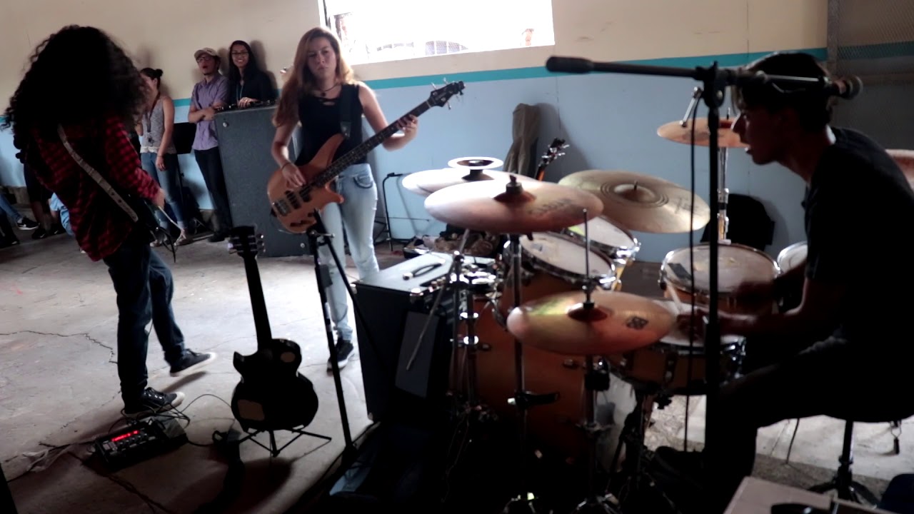 Balance - El Invisible Gandhi - Junto a Luis Montalbert - YouTube