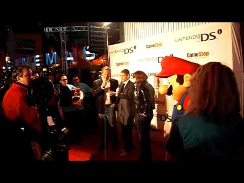 Nintendo DSi U.S. Launch Party @ GameStop - Universal City Walk ( L.A ...