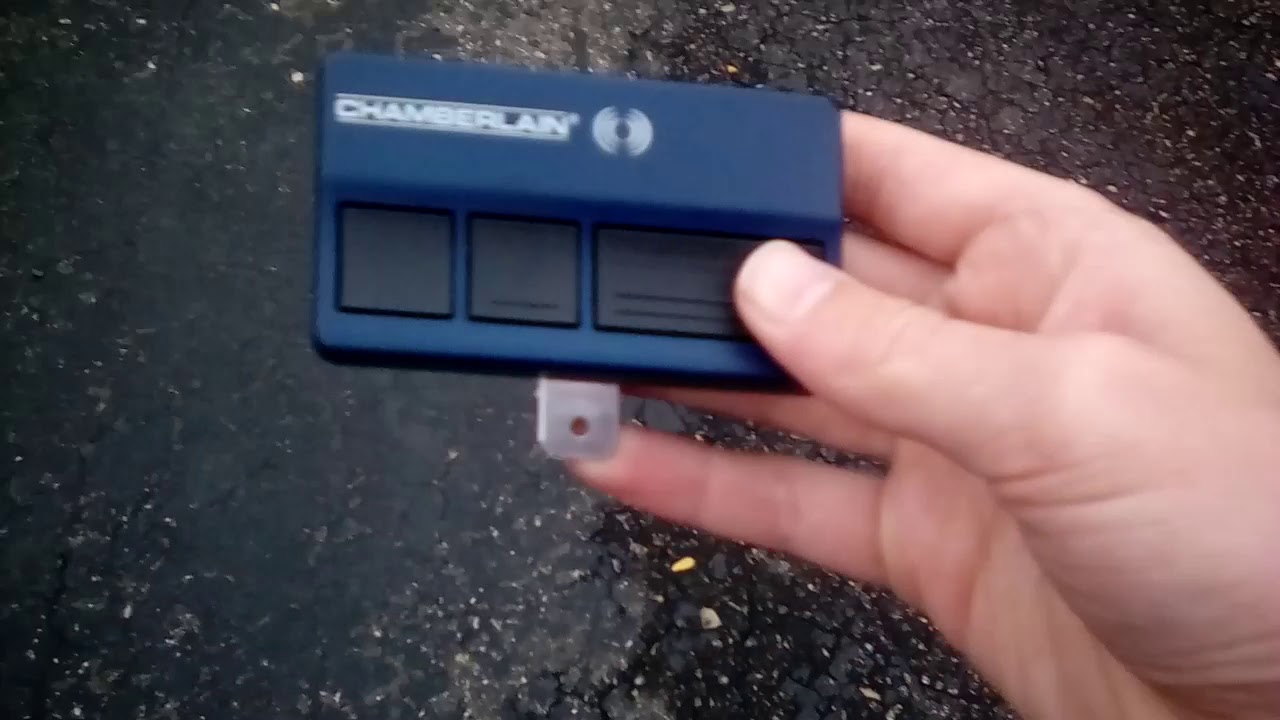 Our Old Chamberlain HD400DM Garage Door Opener - YouTube