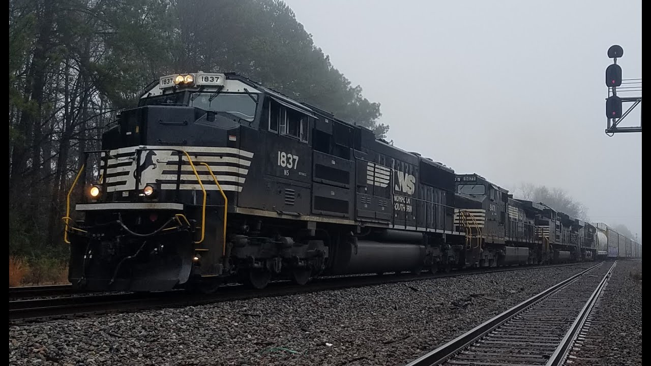 NS Train 153 With NS Leader 1837 At Charlotte NC On The NS Charlotte ...