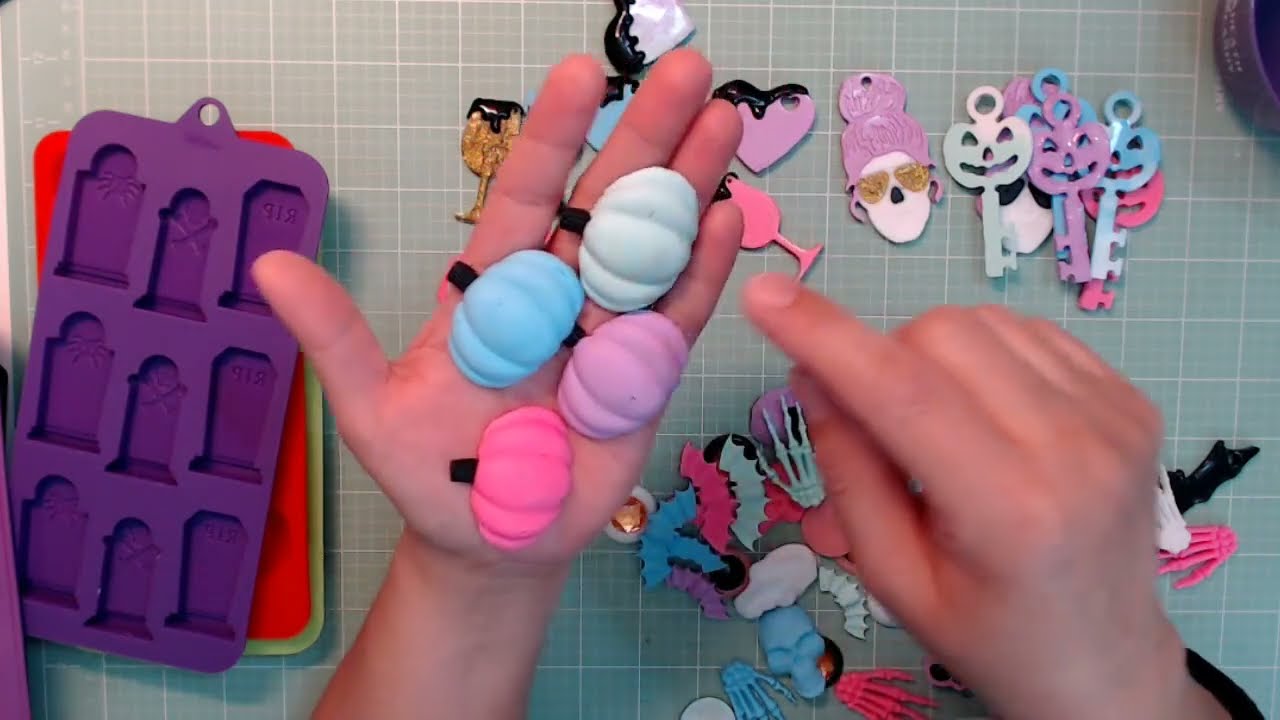 Pasteloween Hot Glue Molds - YouTube