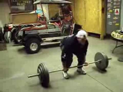 Grunting so hard lifting like a boss! weight lifting champion shows his ...