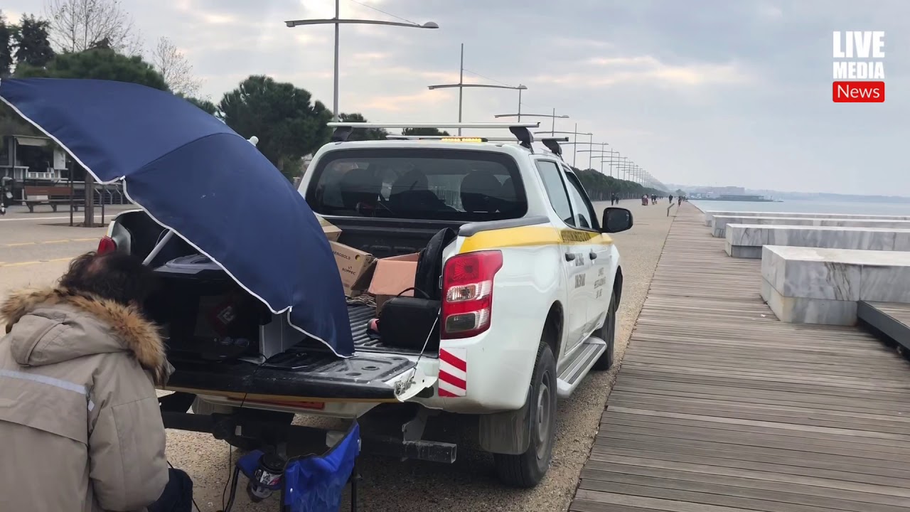 Επιχείρηση εντοπισμού ηλεκ. Πατινιών στον Θερμαϊκό Κόλπο. - YouTube