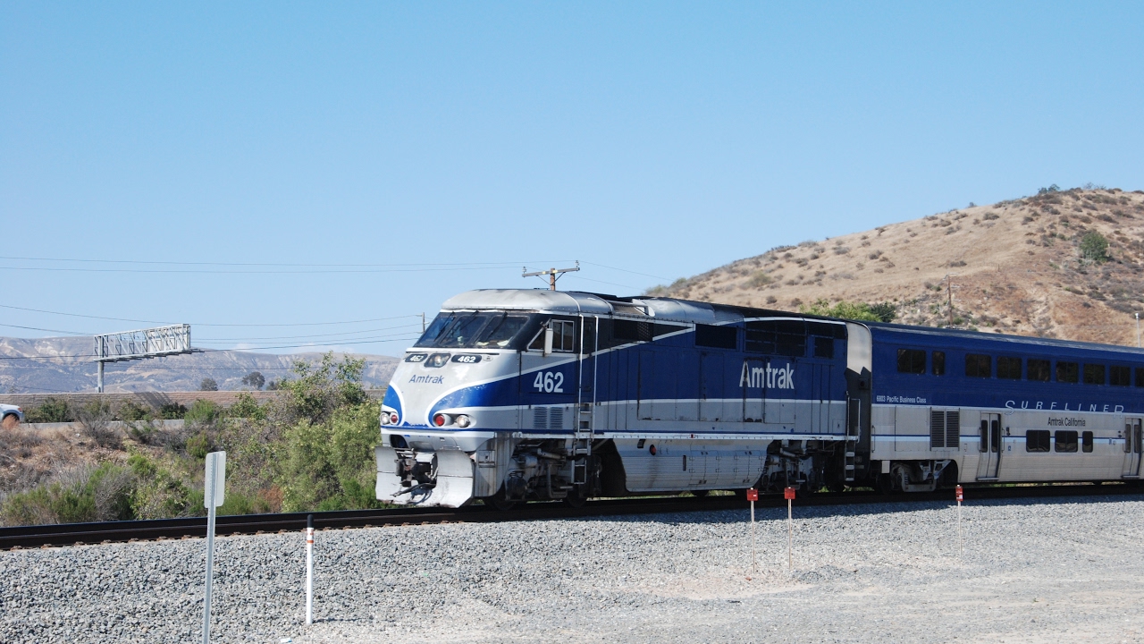 Amtrak F59PHI #462 - The last F59 with a mechanical bell - YouTube