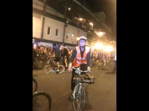 world naked bike ride Chicago 2011 - YouTube