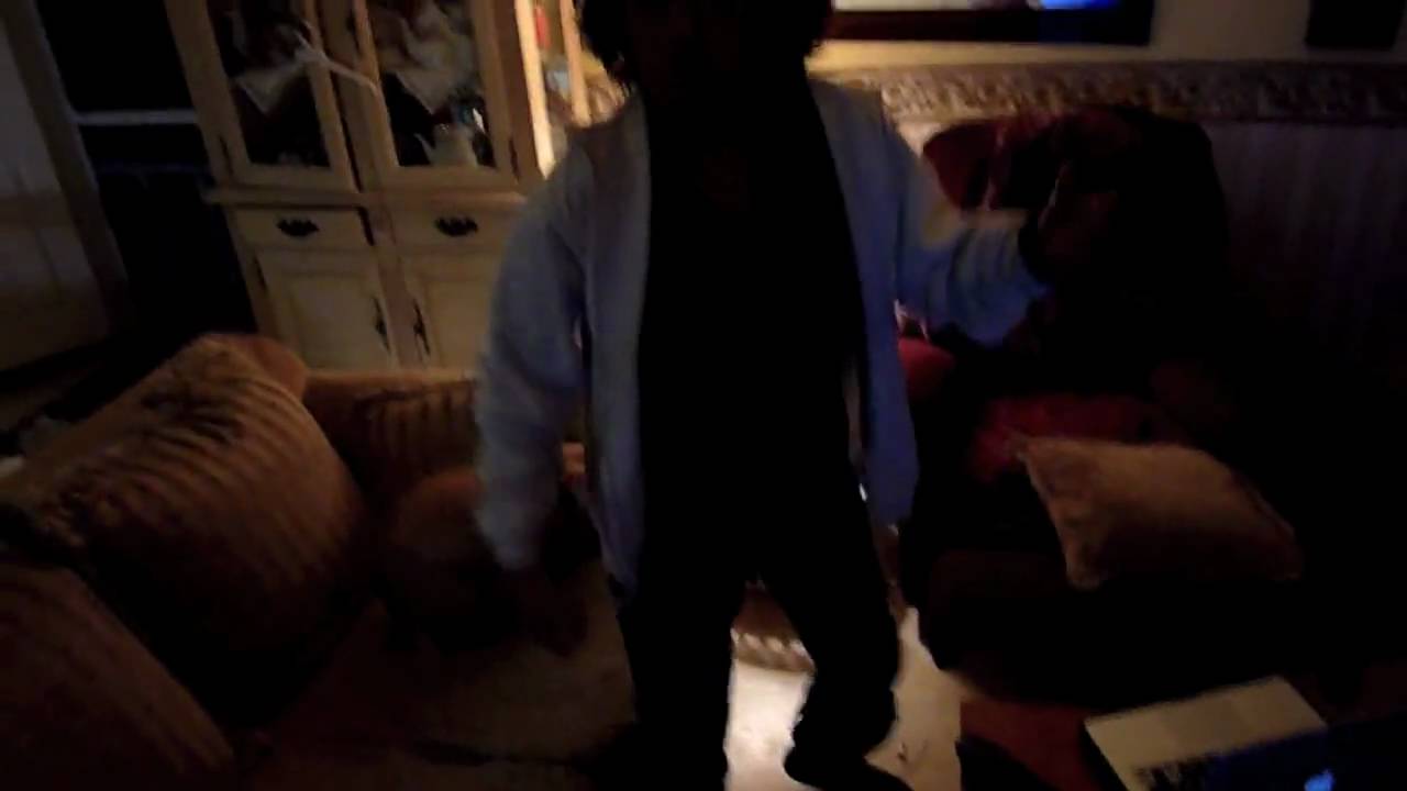 AMERICAN IDOL- My grandma sings Lookin Like A Fool! "Pants on the ...