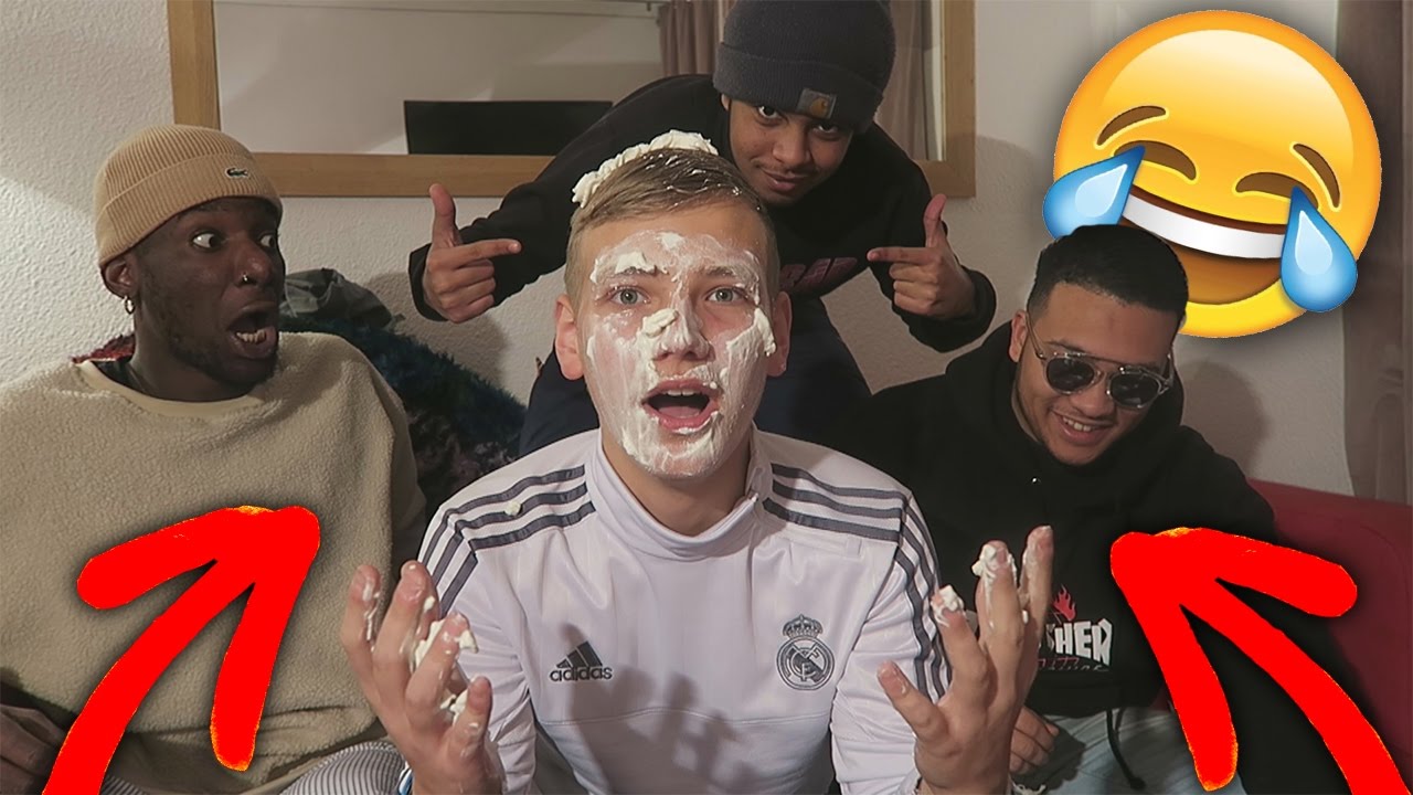 PIE FACE CHALLENGE FIFA !! - YouTube