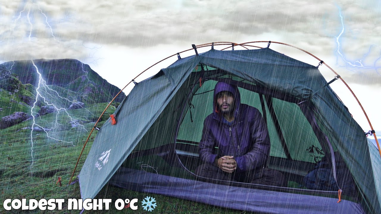 Solo Winter Camping in Rain & Thunderstorm | Extreme Weather Camping ...