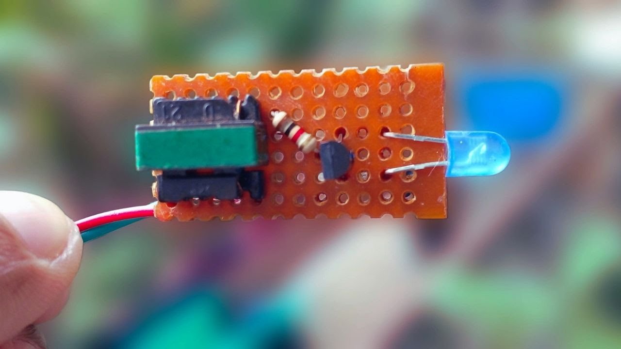 LED flasher circuit from 1.5v battery | led chaser circuit - YouTube