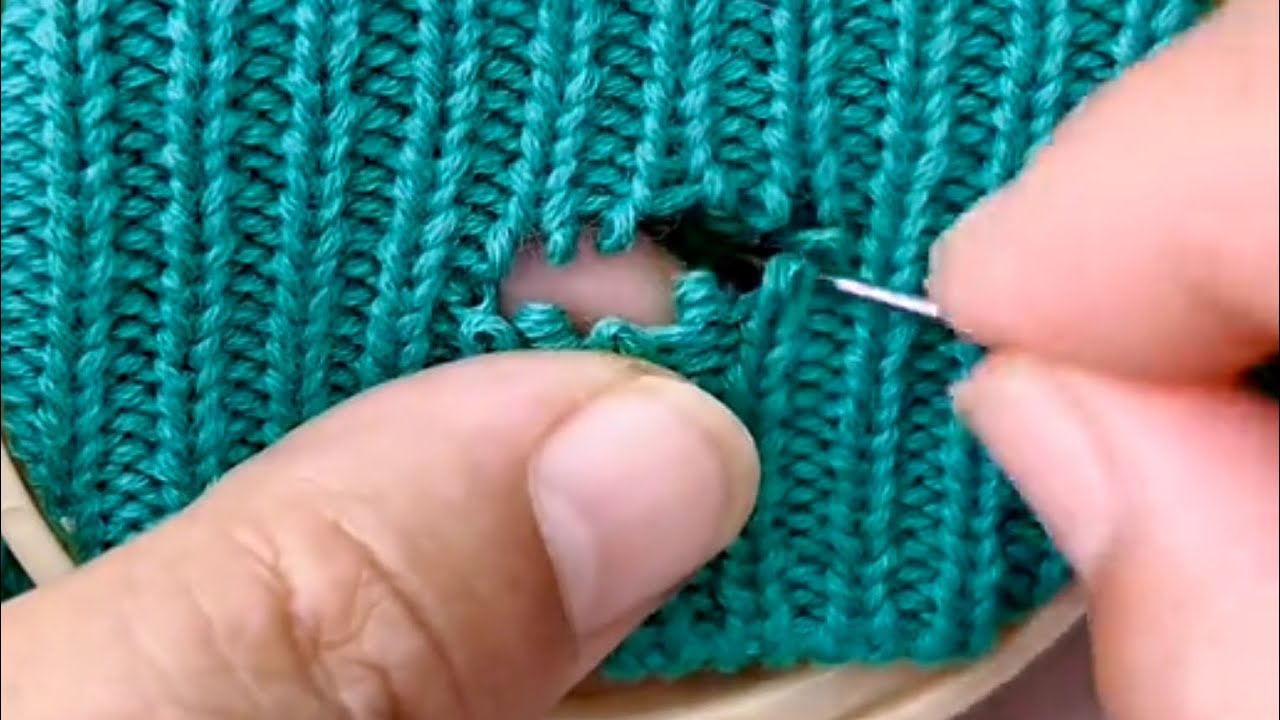 How to Repair a Hole in a Knitted Sweater at Home With a Sewing Needle ...