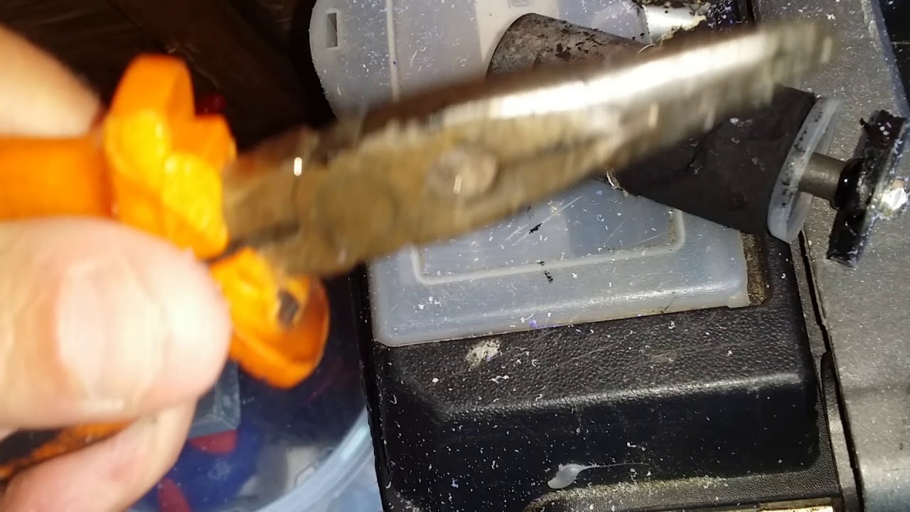 Removing carbon rod from lantern battery for welding with - YouTube