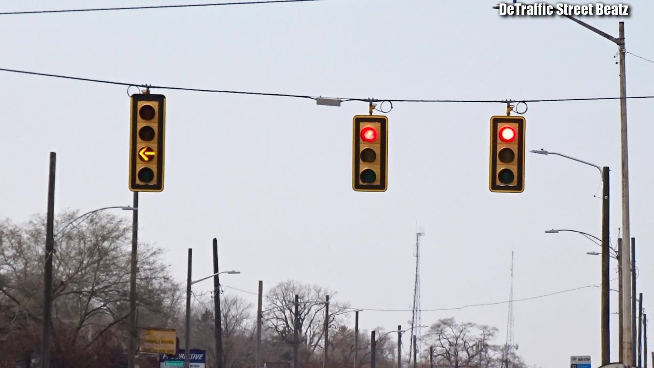 Flashing Yellow Arrow Left Turn Traffic Lights | McNichols & Southfield ...
