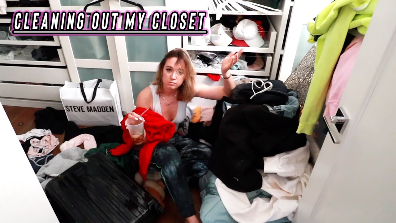 cleaning out my closet..again! vlogmas day 14 - YouTube