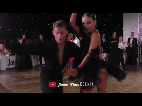 EROTIC!!! 4K VIDEO!!! STAR LIGHT 2022.!!!! Ukraine. Kyiv !!! Dancing couple 610. RUMBA !!!