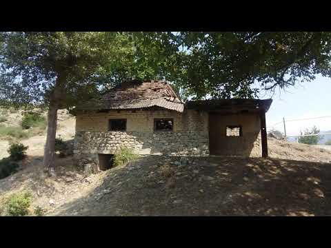 Şəki Bideyiz. Arxadan vurulan zərbə filminin  çəkildiyi dəyirman.