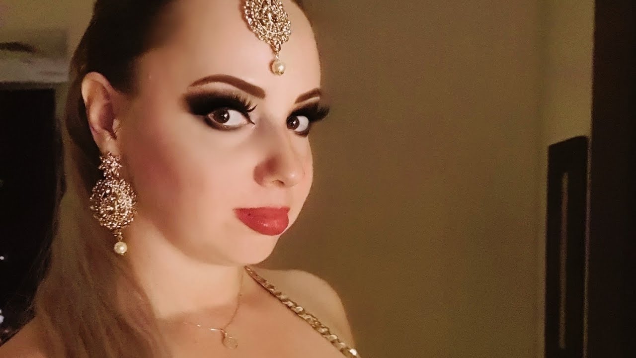 Tablo solo Aziza belly dancer UAE - YouTube