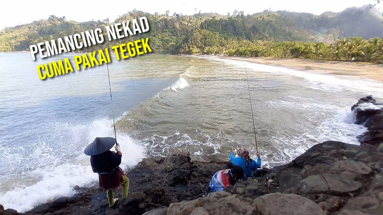 Mancing di Deburan Ombak Ganas - YouTube
