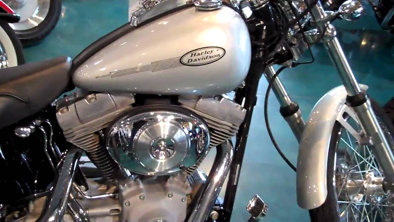 05 FXST Softail Standard T027022W.MP4 - YouTube