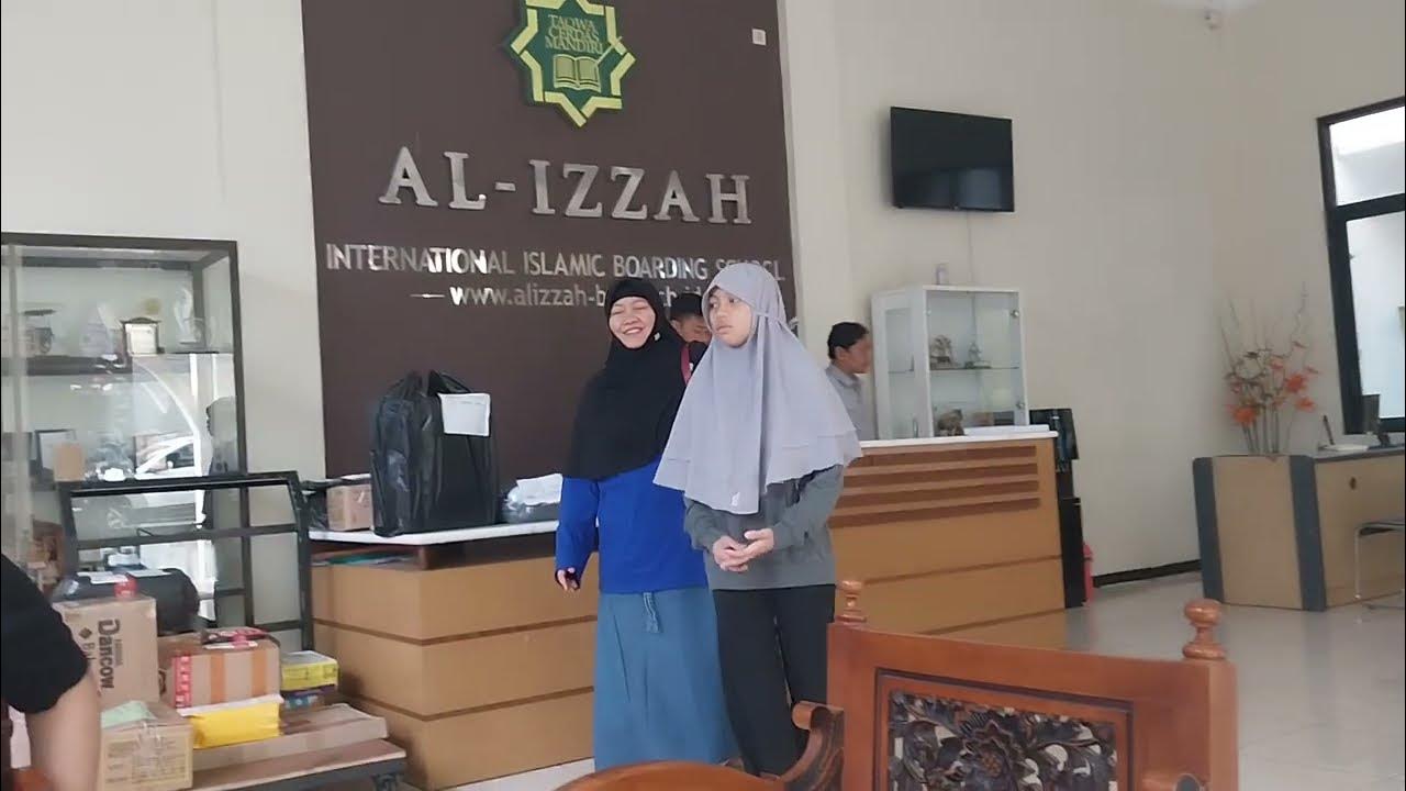 Sekolah Islam SMP SMA AL IZZAH, Kota Batu, Mslang, 24 Agustus 2024 - YouTube