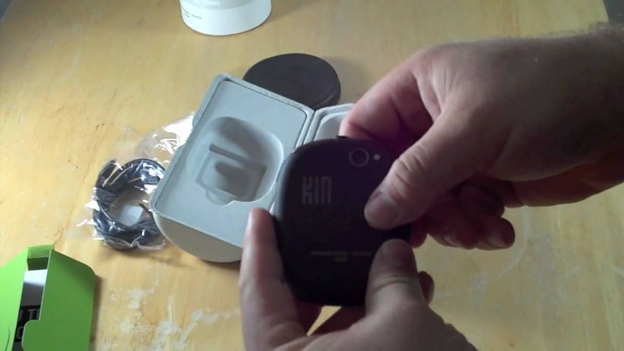 Microsoft Kin One and Kin Two Unboxing - YouTube