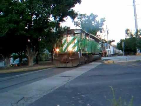 HLCX SD40-2 #7023 y FXE C30-7 #3542 con el Turno a La Venta,Buen Horn K3HA!!!!! - YouTube