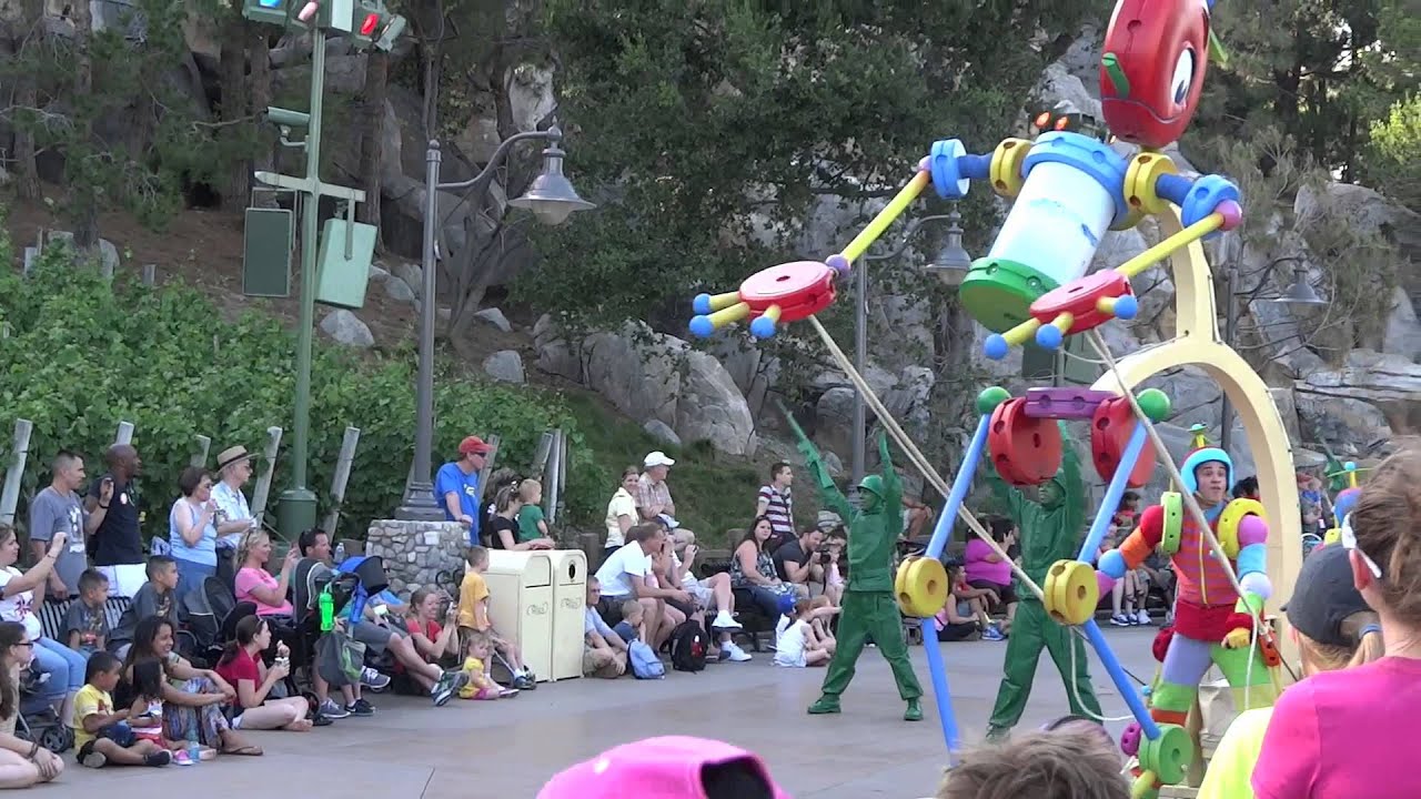 Pixar Play Parade - YouTube