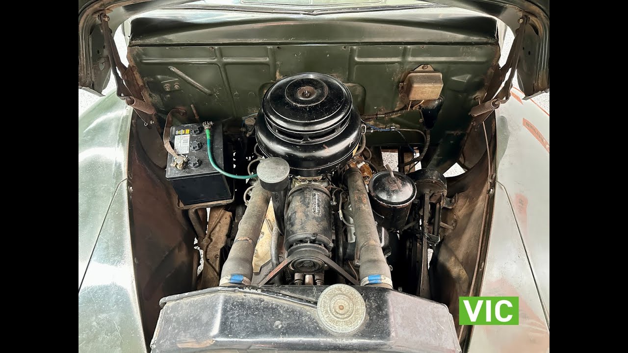 1946 Ford Deluxe Sedan V8 - Engine Video - YouTube