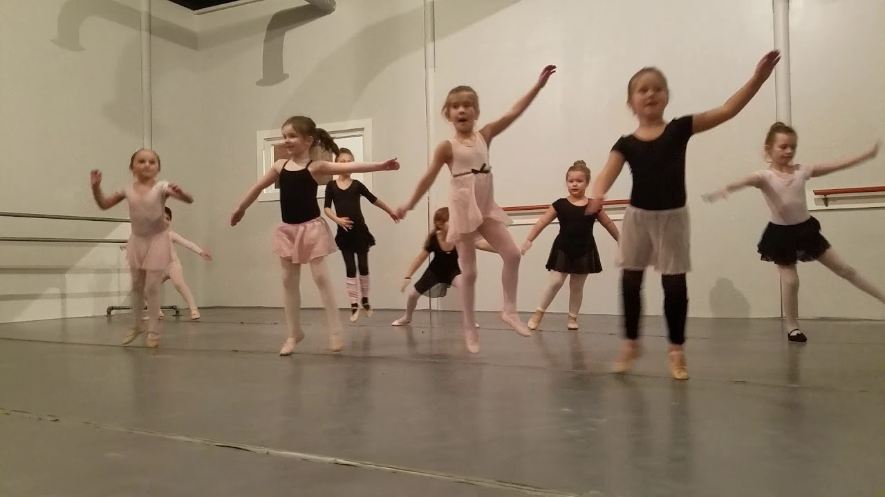 Caroline's ballet debut - YouTube