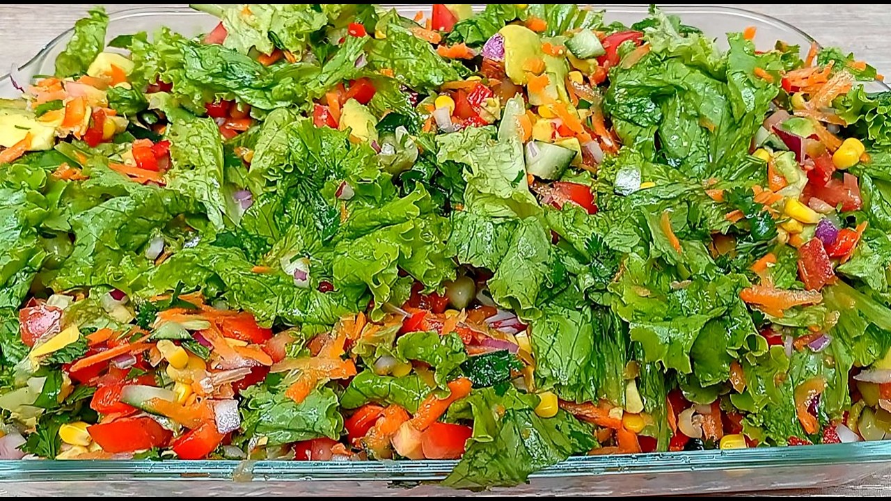 💥¡La perfecta ensalada: Lechuga, pepino y tomate en una combinación ...