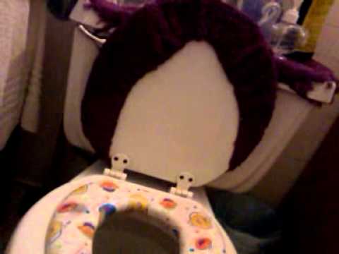 Big Sister clean up Little Brother Poop - YouTube