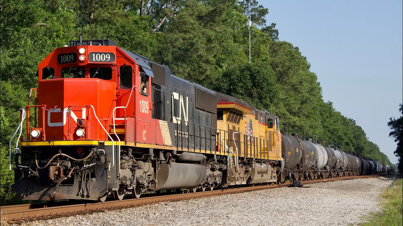 CN A419 North through Natalbany, LA with an Ex-IC SD70 Leader! - YouTube