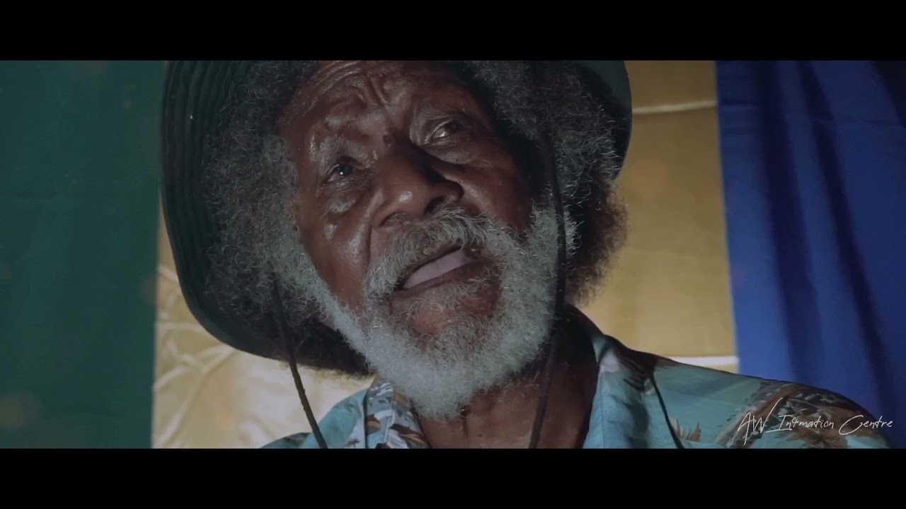 THOMAS GIOSIA PERFORMS LIVE - YouTube