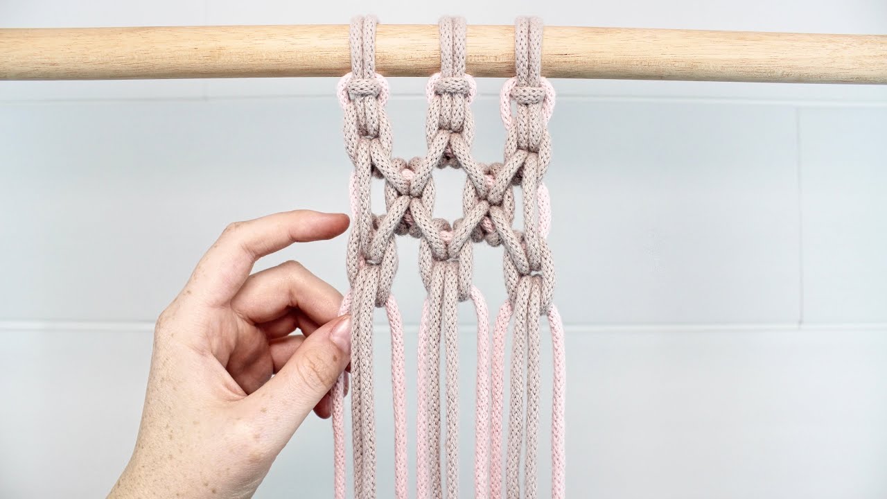 Alternating Chain Knot | Intermediate Macrame Pattern - YouTube