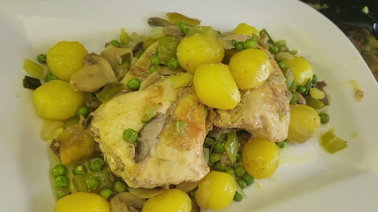 Recette Simple très Délicieux Poulet, petit poids et champignons 🍄 de ...