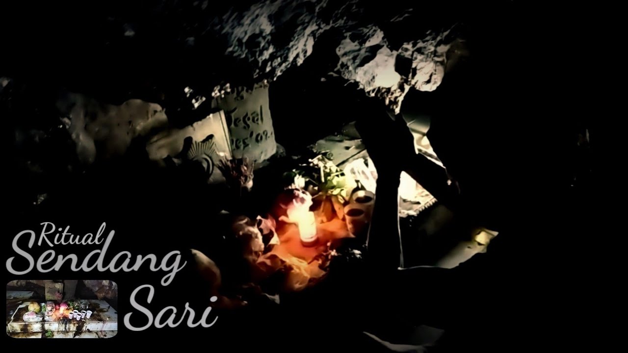 Ritual di Pemandian Sendang Sari Goa Nagaraja Gunung Selok Pantai ...