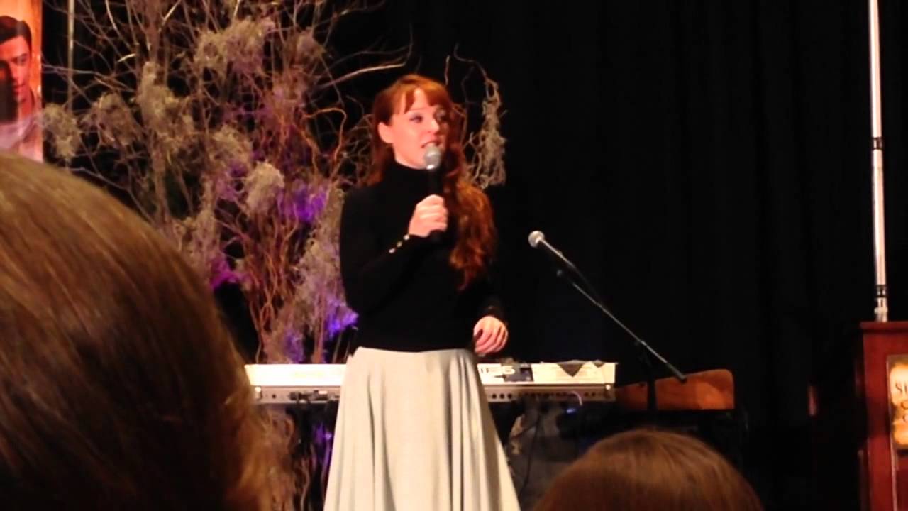 chicon 2015 Ruth Connell on teenage Crowley Fergus - YouTube