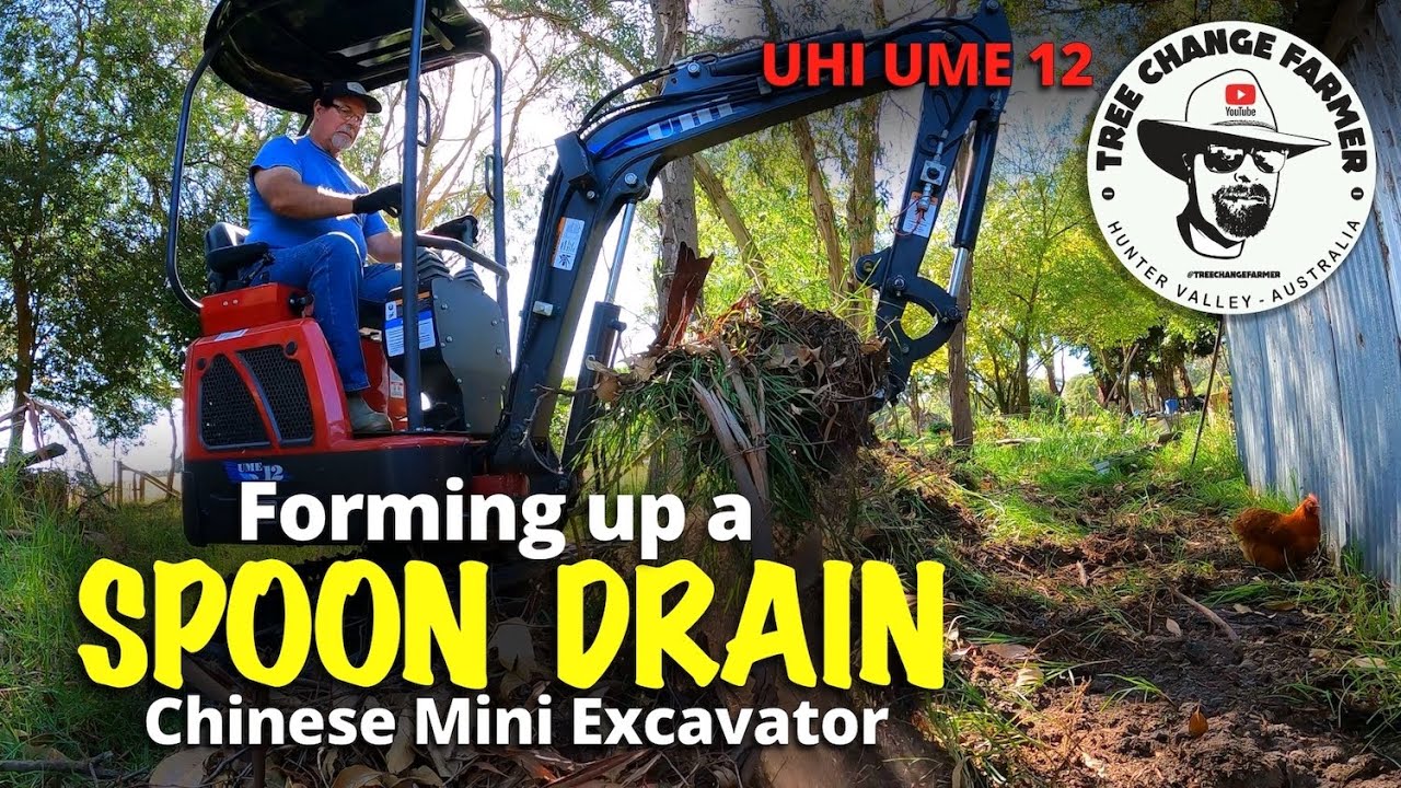 Chinese Mini Excavator UHI UME 12 - Forming up a SPOON DRAIN # ...
